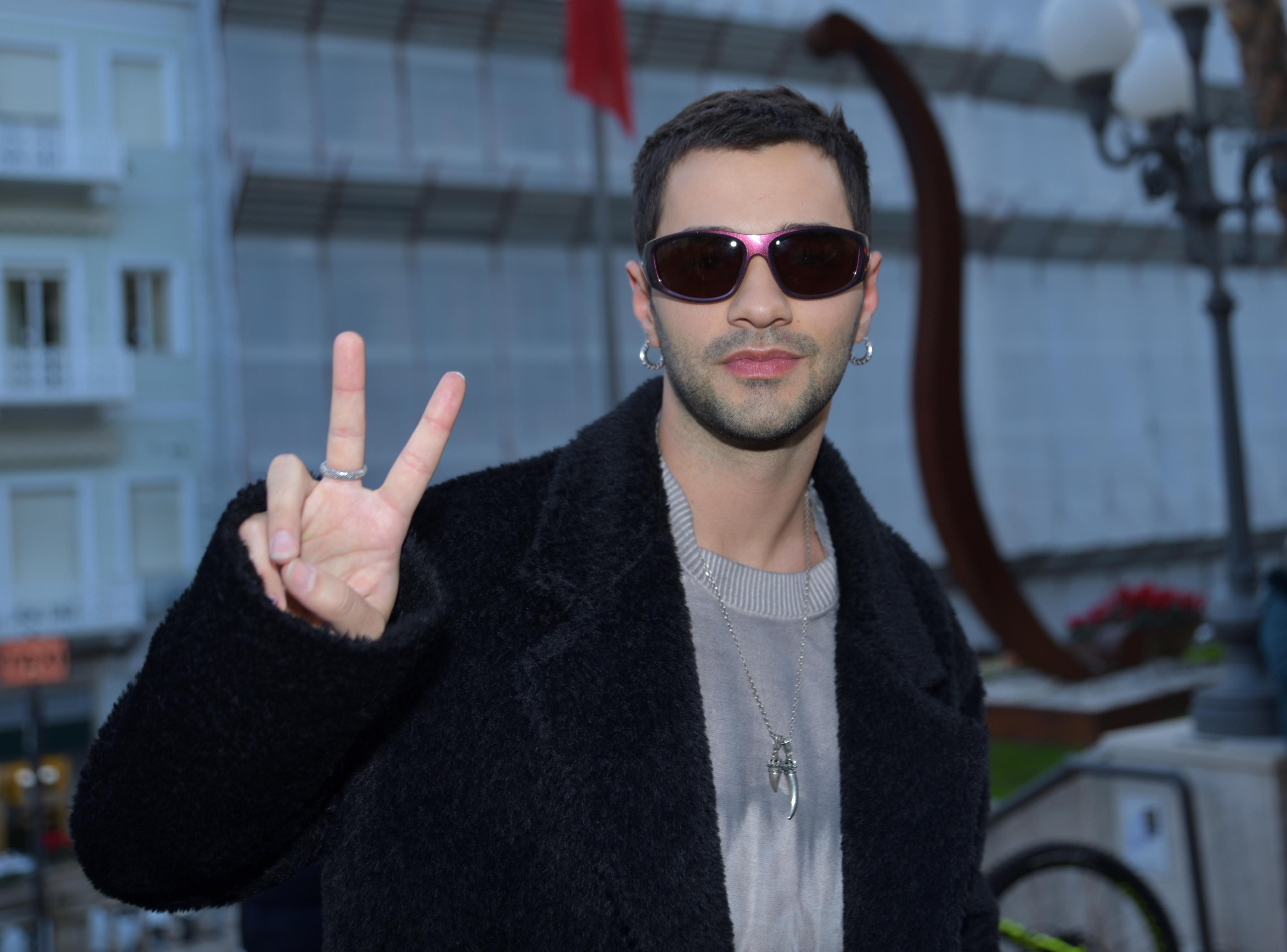 Chi è Maninni, sul palco di Sanremo 2024 con Spettacolare: la ...