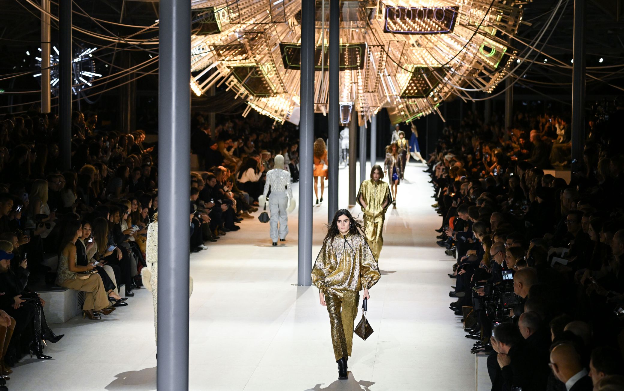 Paris Fashion Week, la sfilata di Louis Vuitton Autunno/Inverno 2024 ...