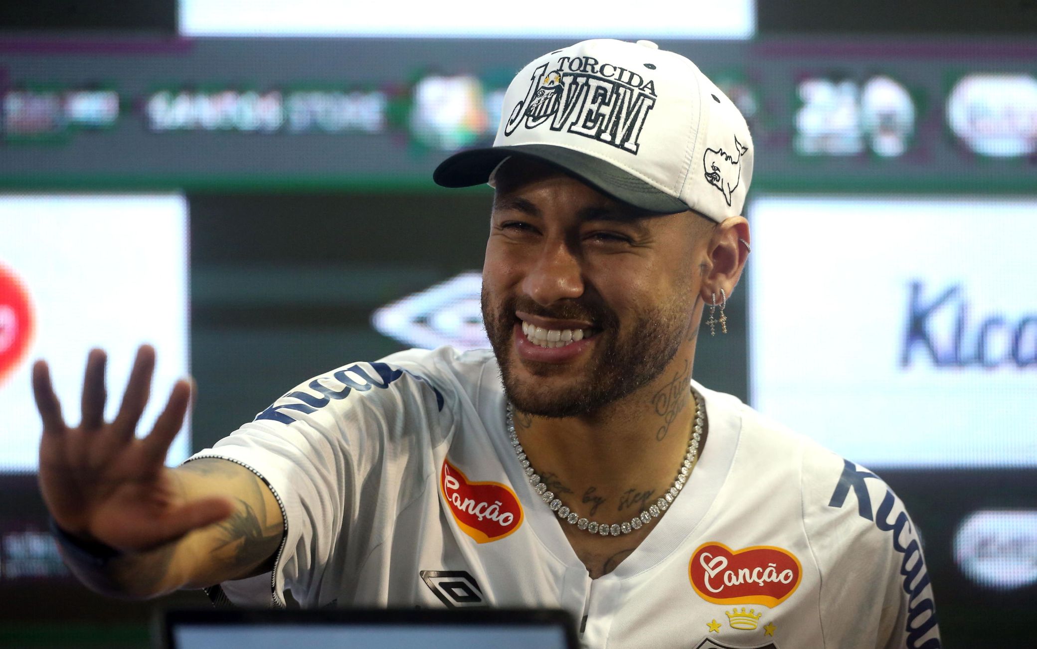 Calciomercato, Neymar torna al Santos: delirio, show alla presentazione ...
