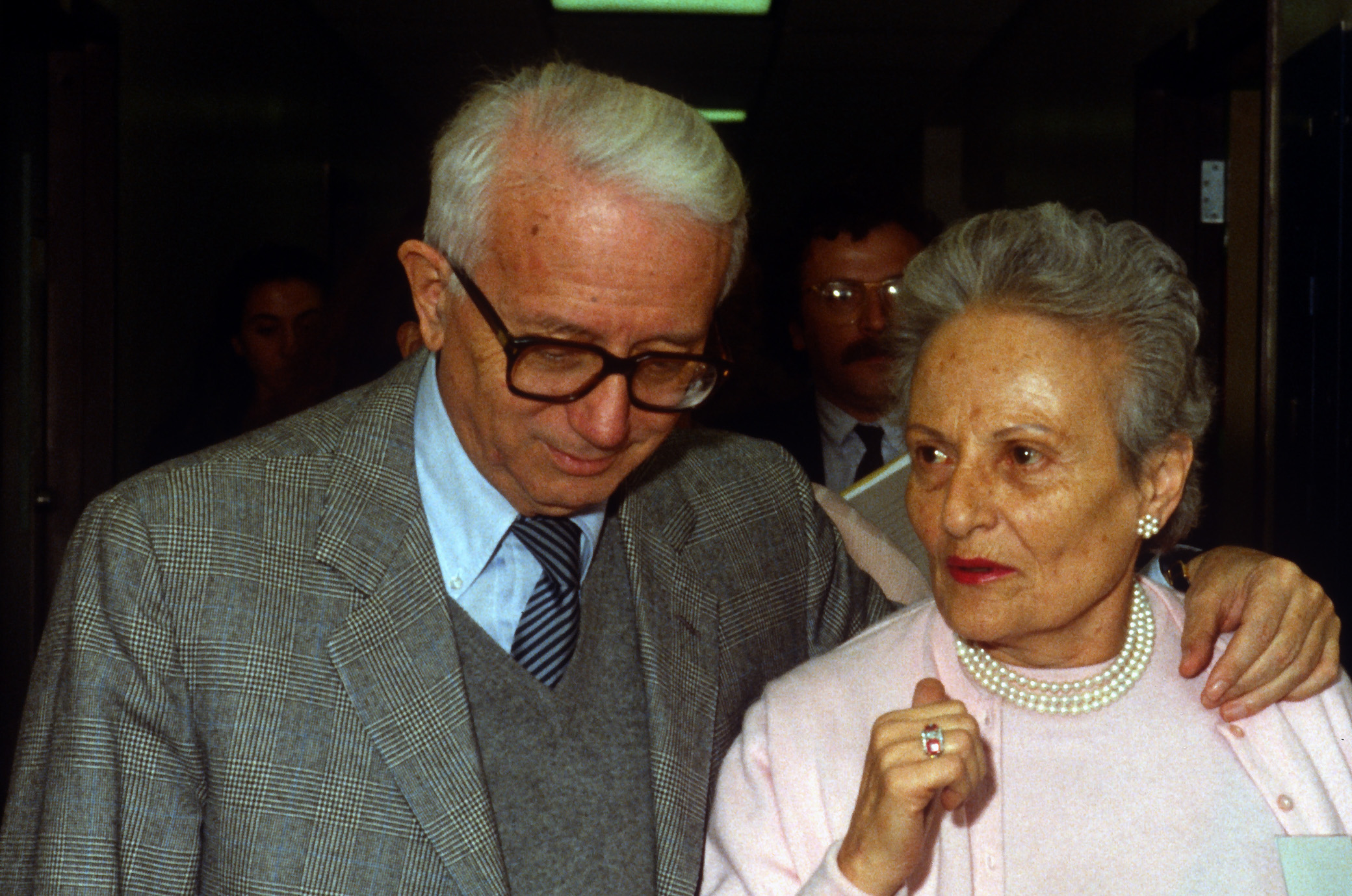 Enzo Biagi, 100 anni fa nasceva uno dei maestri del giornalismo. FOTO