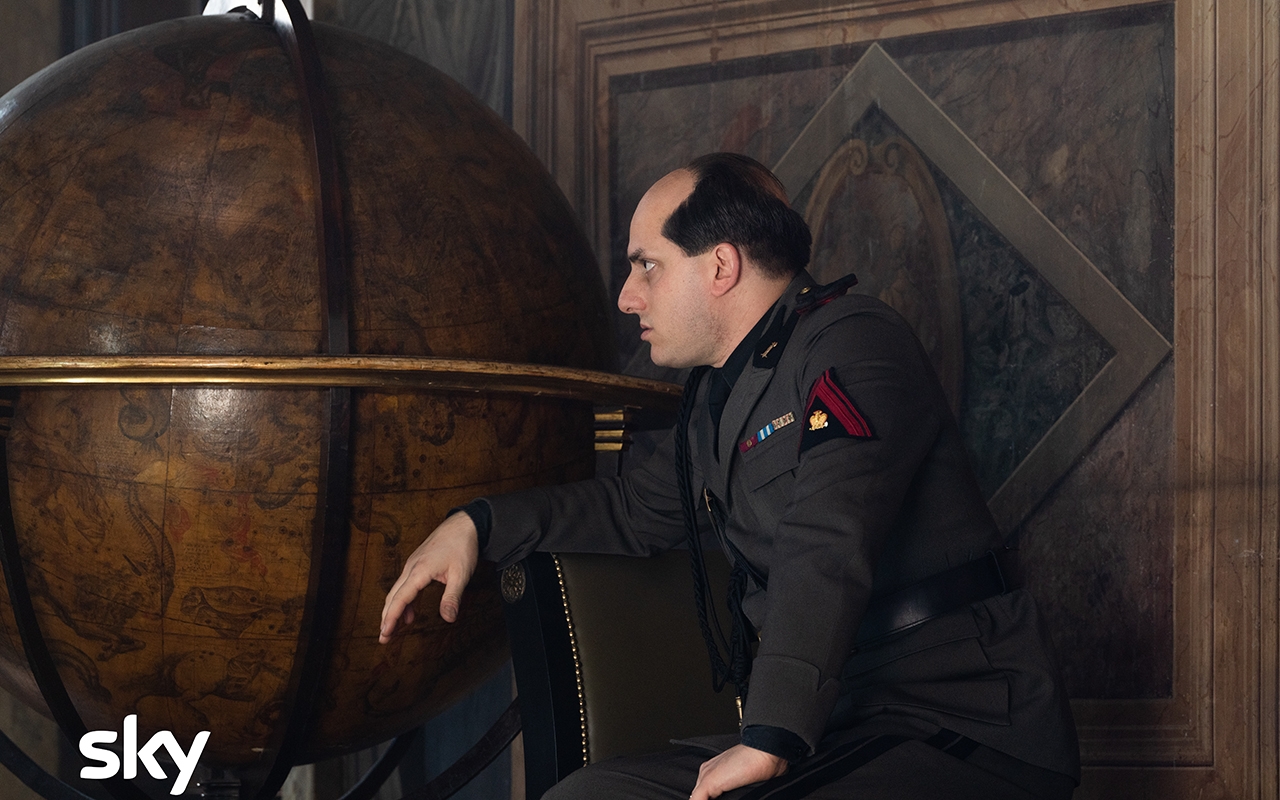 Luca Marinelli, Miglior attore al Series Mania per la serie Sky ...