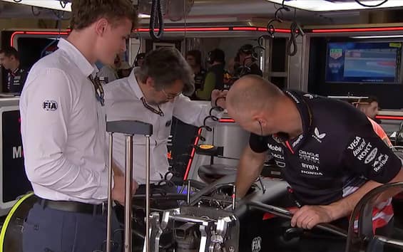 F1, GP Austin 2024: caso T-tray, controlli Fia nel box Red Bull. VIDEO ...