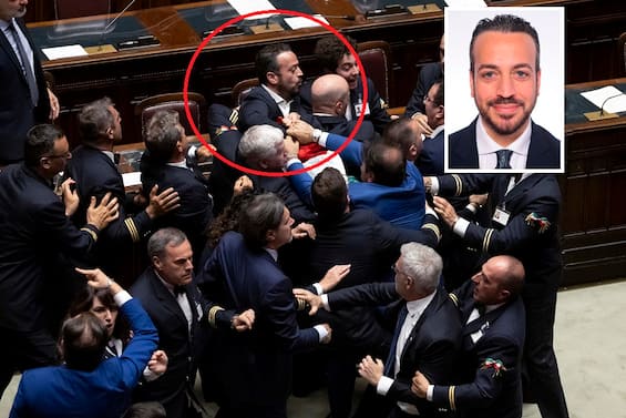 Rissa alla Camera, chi è il deputato M5s Leonardo Donno | Sky TG24