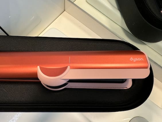 Dyson Airstrait Edizione limitata Stawberry Bronze, la recensione | Sky ...