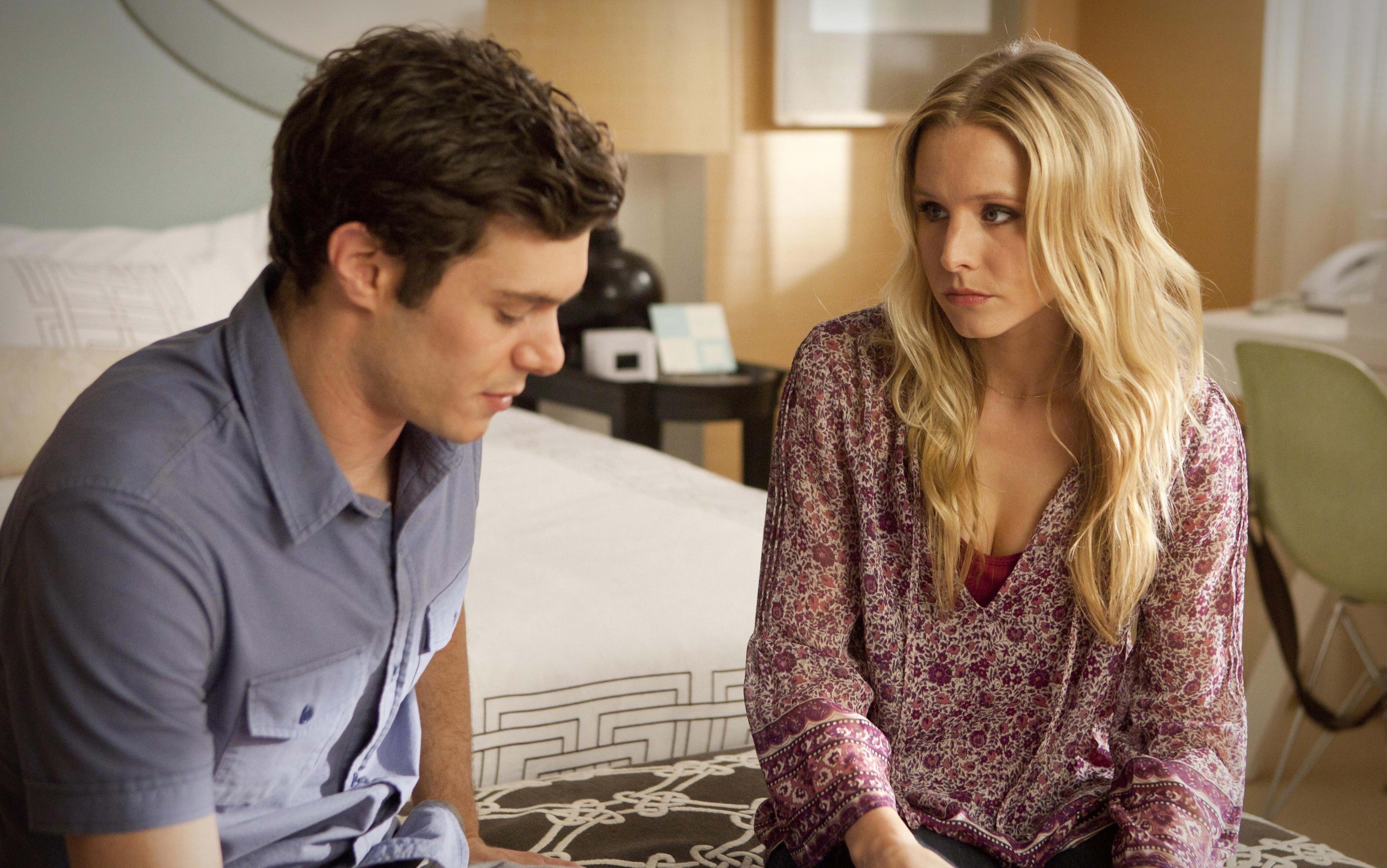 Adam Brody compie 45 anni, i suoi ruoli più famosi da “The O.C.” a ...