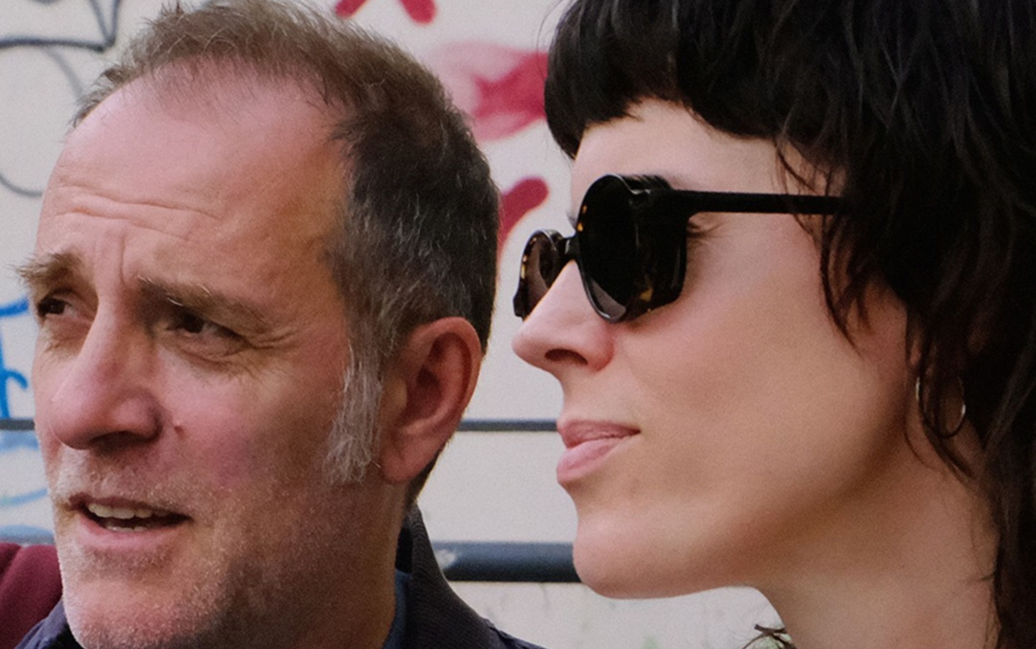 Valerio Mastandrea e la compagna Chiara Martegiani insieme nella serie ...