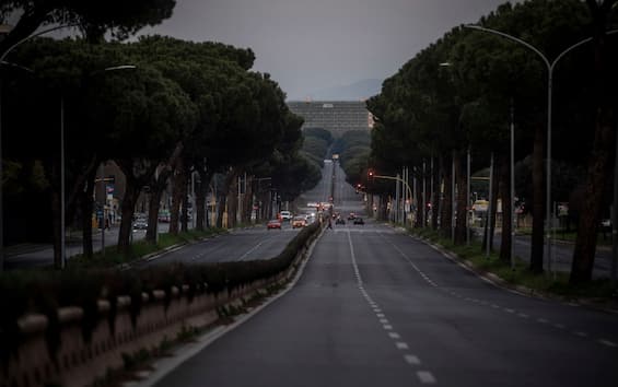 Roma, incidente in scooter in via Cristoforo Colombo: morto un 19enne ...