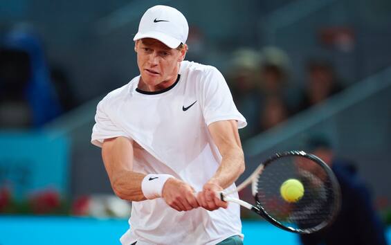 Tennis, Masters Madrid: Sinner batte Sonego e va al terzo turno | Sky TG24