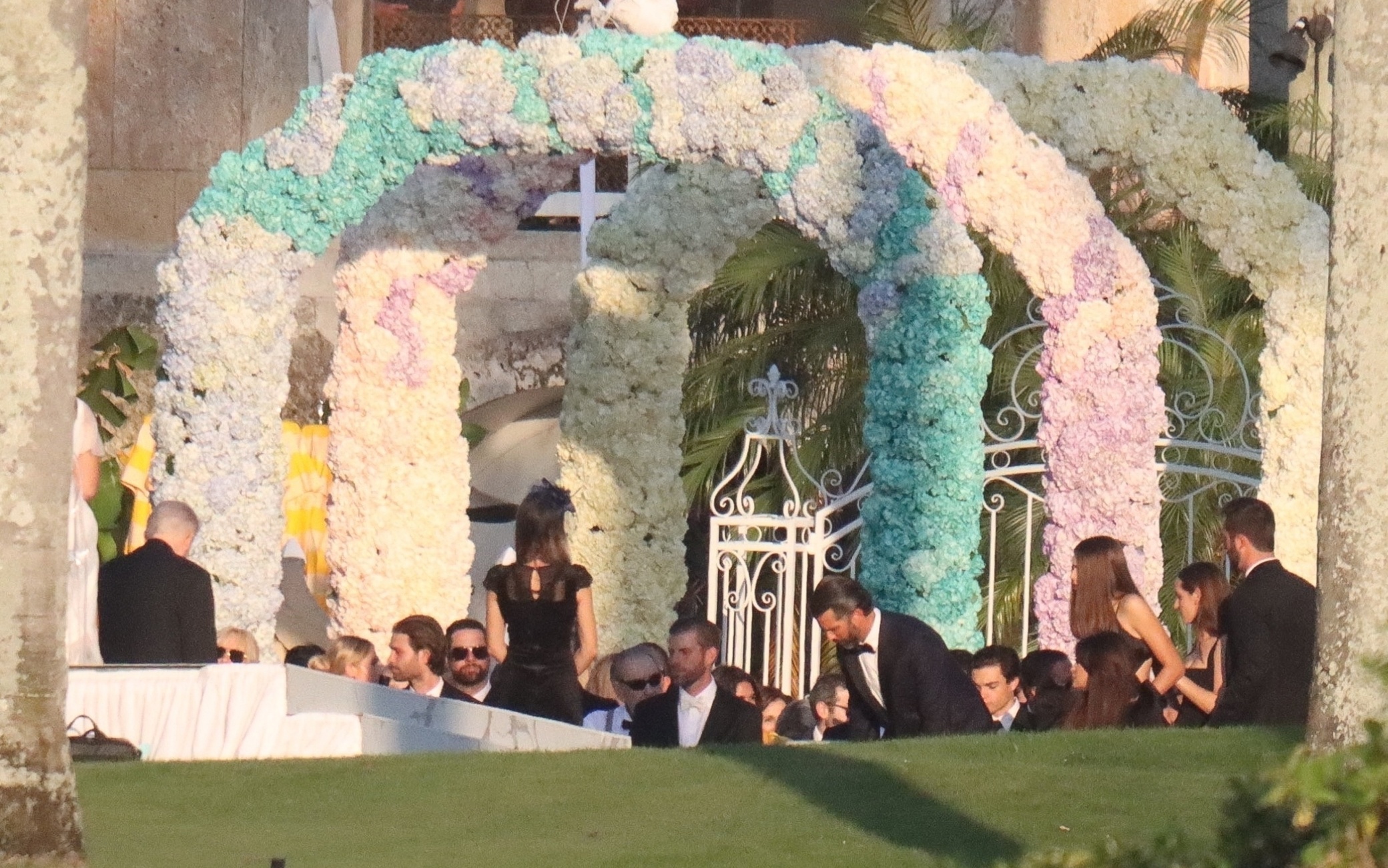 Trump, la figlia Tiffany ha sposato Micheal Bouls: le foto del ...