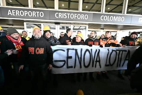 Ex Ilva e Ansaldo, protesta lavoratori all'Aeroporto di Genova ...