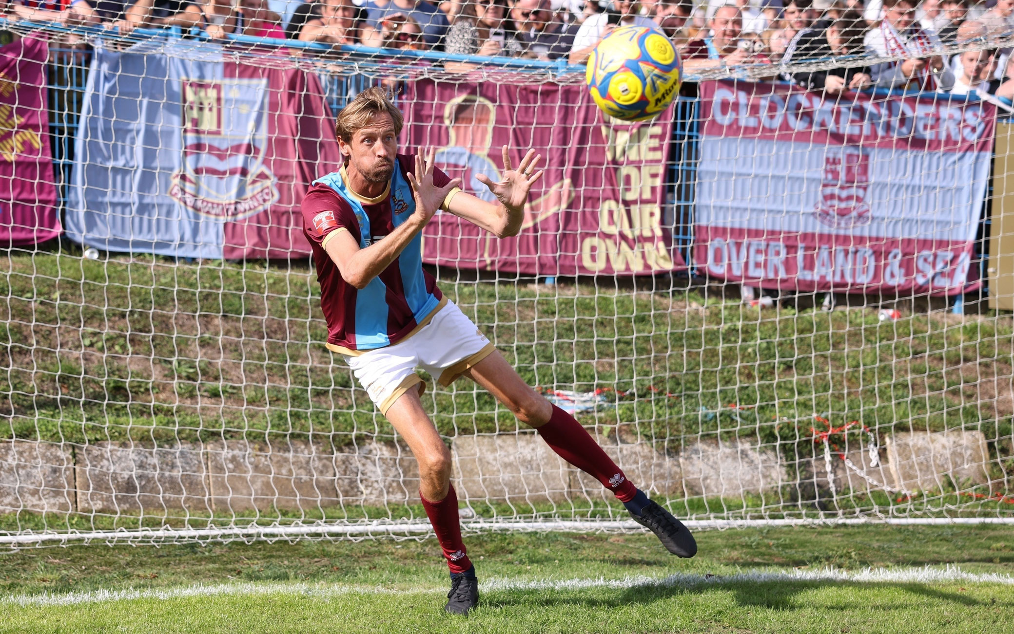 Peter Crouch mascotte del Farnham Town: era arrivato ultimo al ...