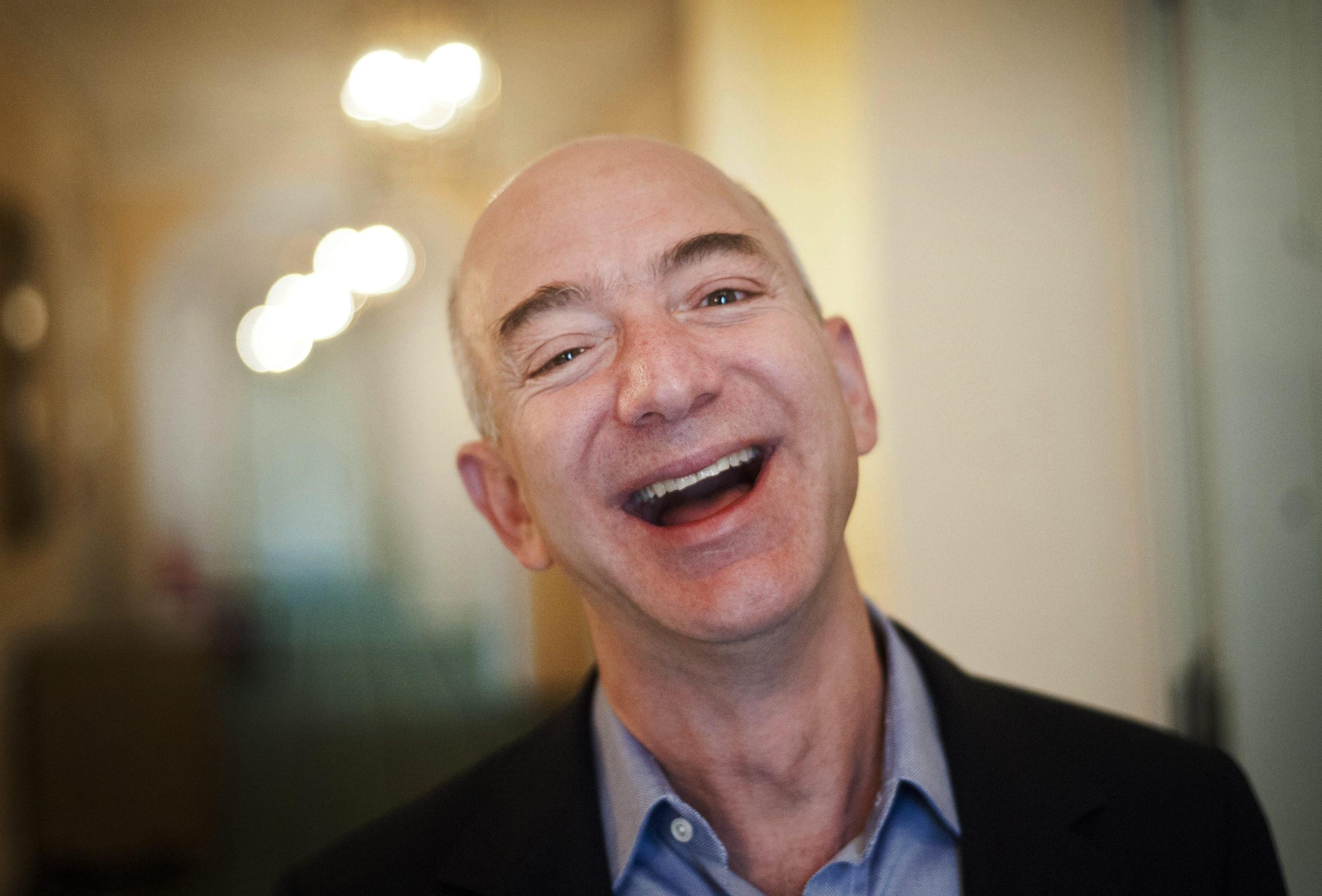 Chi è Jeff Bezos, il fondatore di Amazon che sposerà la modella Lauren ...