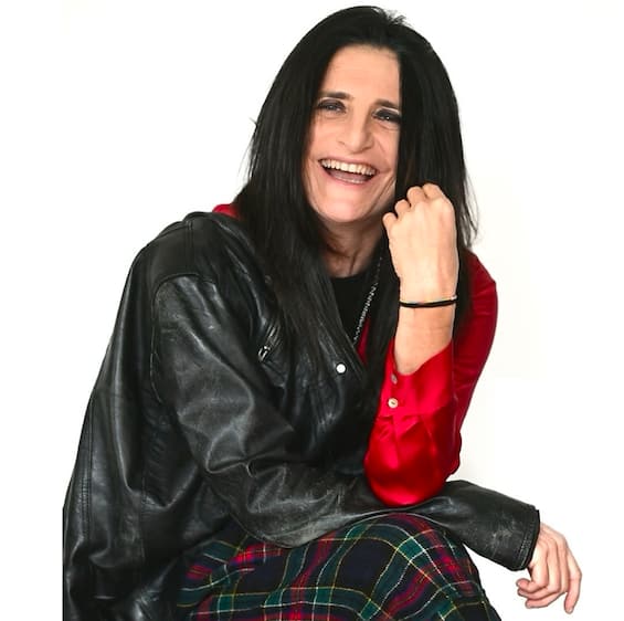 La musica di Pia Tuccitto, la cantautrice torna con il brano 'Cento e ...