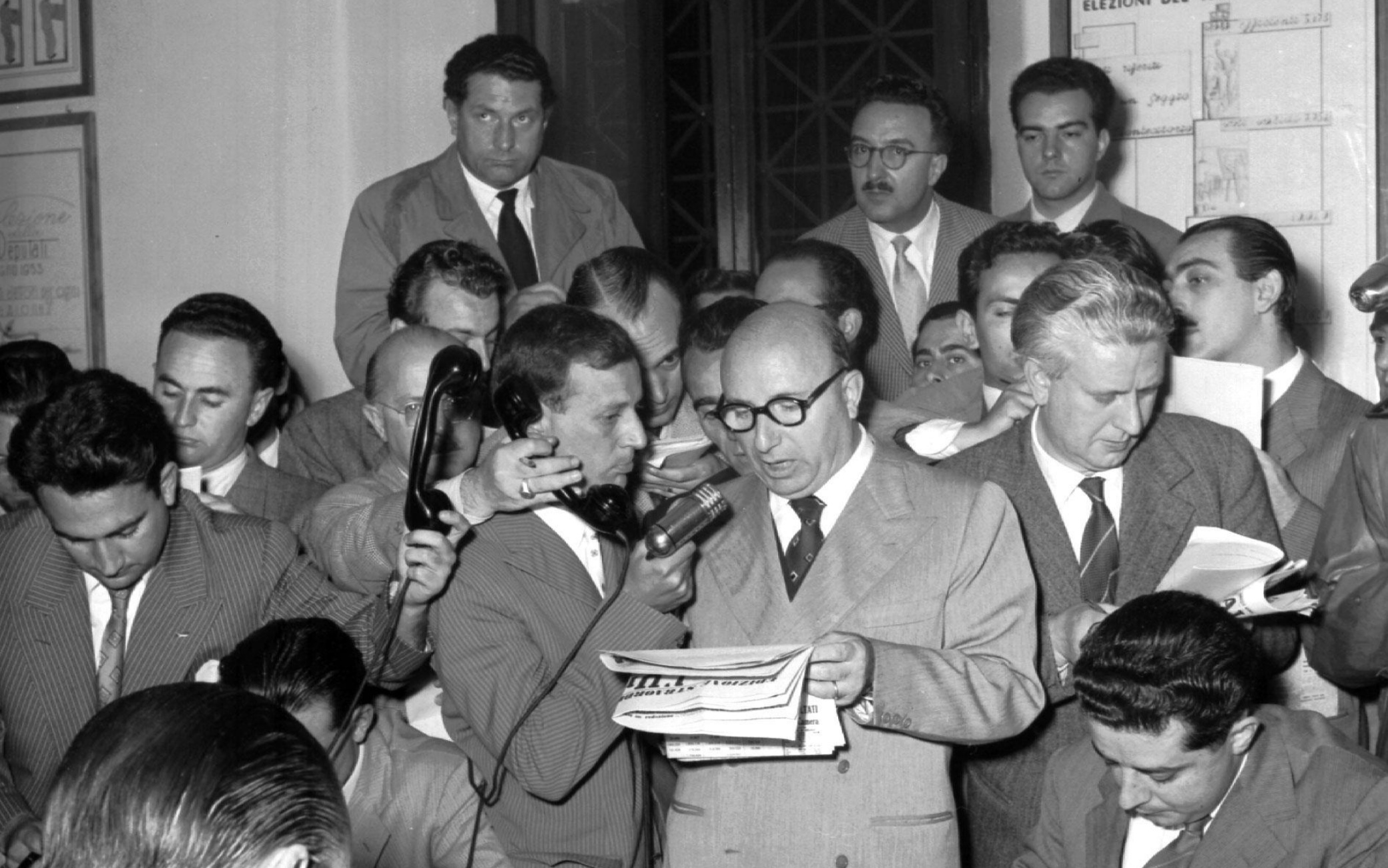 Saluto romano, la Cassazione sentenzia di applicare la legge Scelba ...