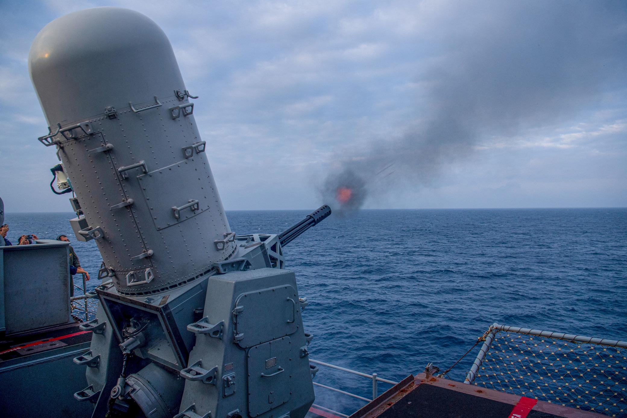 Mar Rosso, Usa schierano Phalanx ciws: come funziona l'arma anti ...
