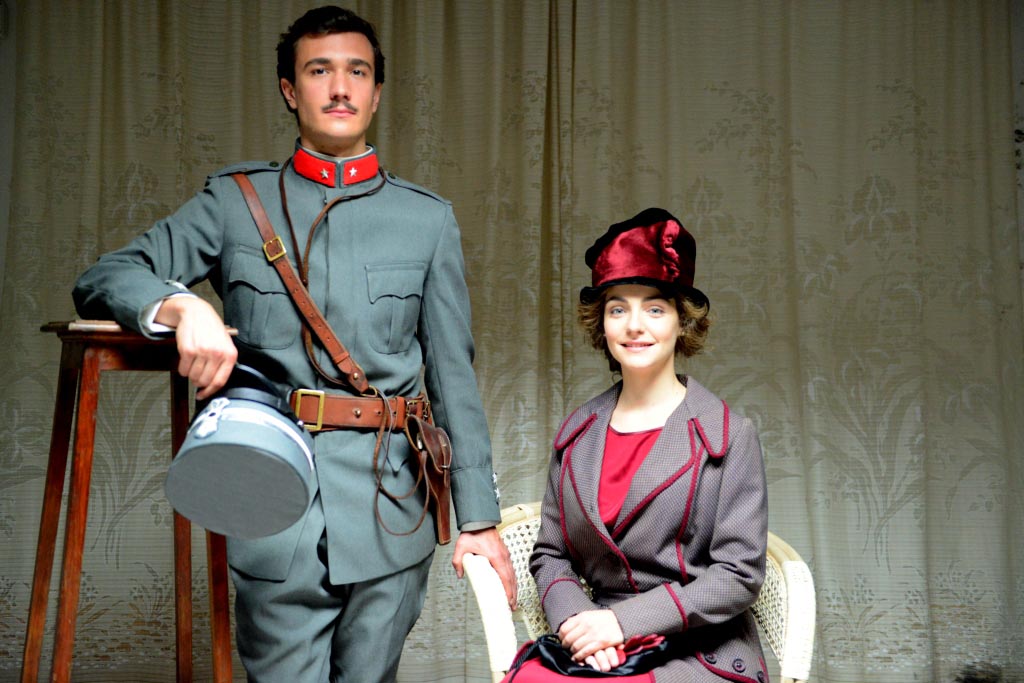 Emily in Paris 4, chi è Eugenio Franceschini l'attore che interpreta ...