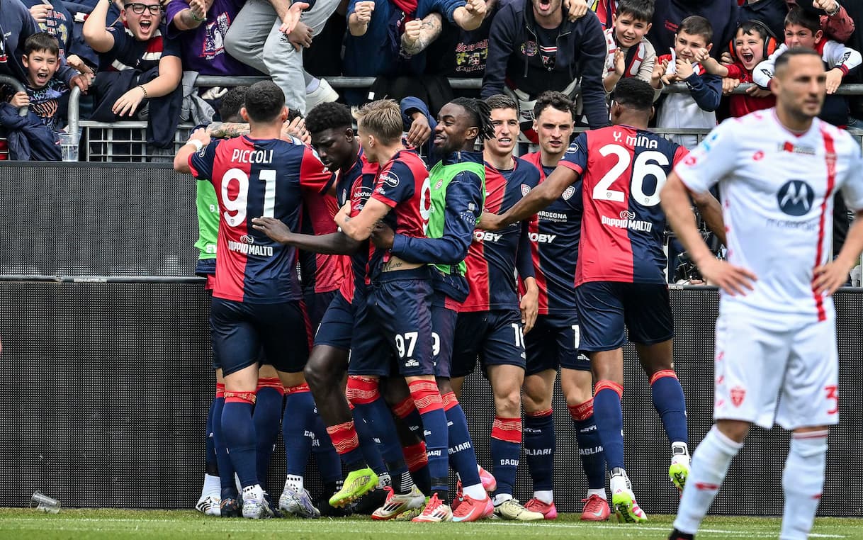 Cagliari Monza 3-0, gol e highlights. Reti di Viola, Gaetano e Luvumbo ...