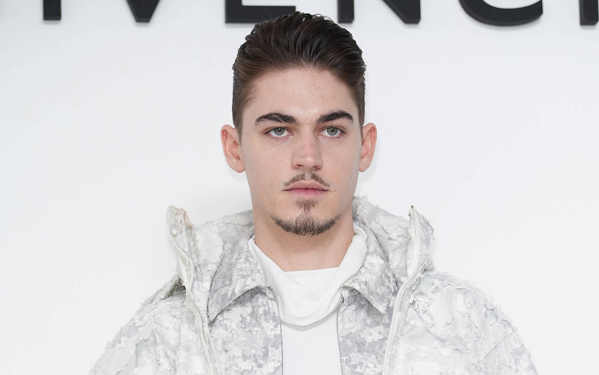 After 2, il cast del film con Josephine Langford e Hero Fiennes Tiffin