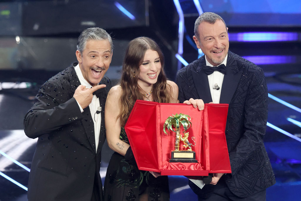 Sanremo 2024, tutti i premi del Festival. FOTO| Sky TG24