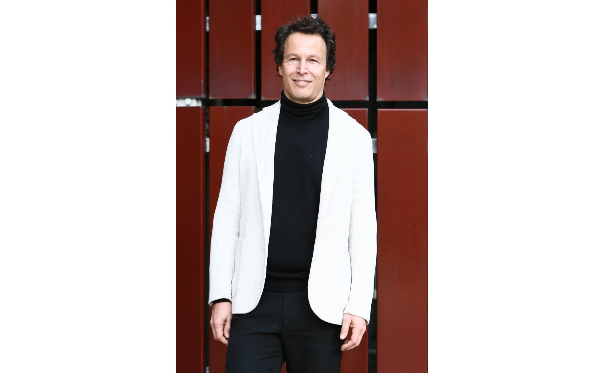 Roberto Zibetti, l'attore che interpreta Claudio Cecchetto nella serie ...