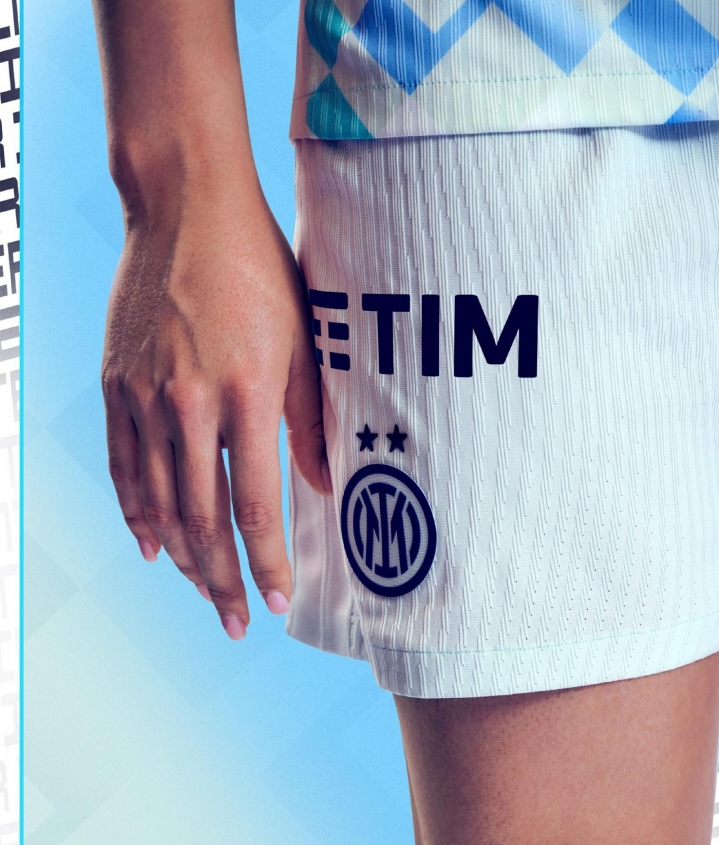 Inter, nuova seconda maglia 2025-2026 presentata ufficialmente. Le FOTO ...