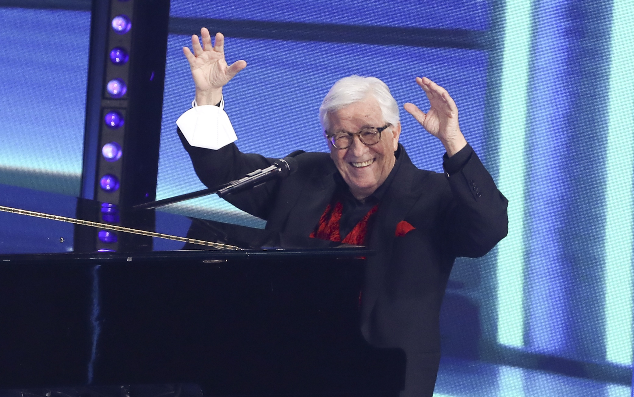 Peppino di Capri compie 85 anni: carriera, canzoni e frasi più belle ...