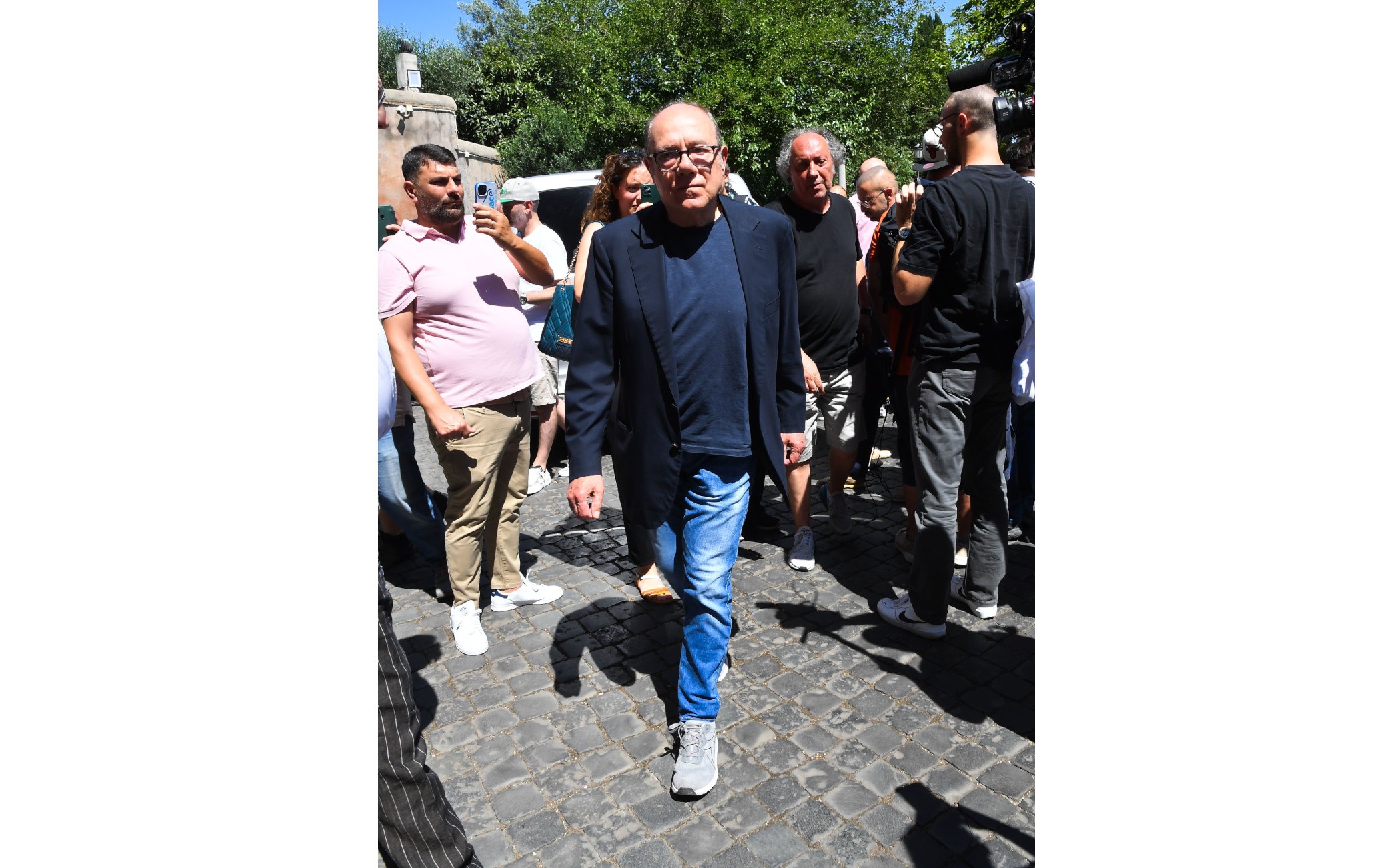 I funerali di Alvaro Vitali nella chiesa di San Pancrazio a Roma, Carlo ...