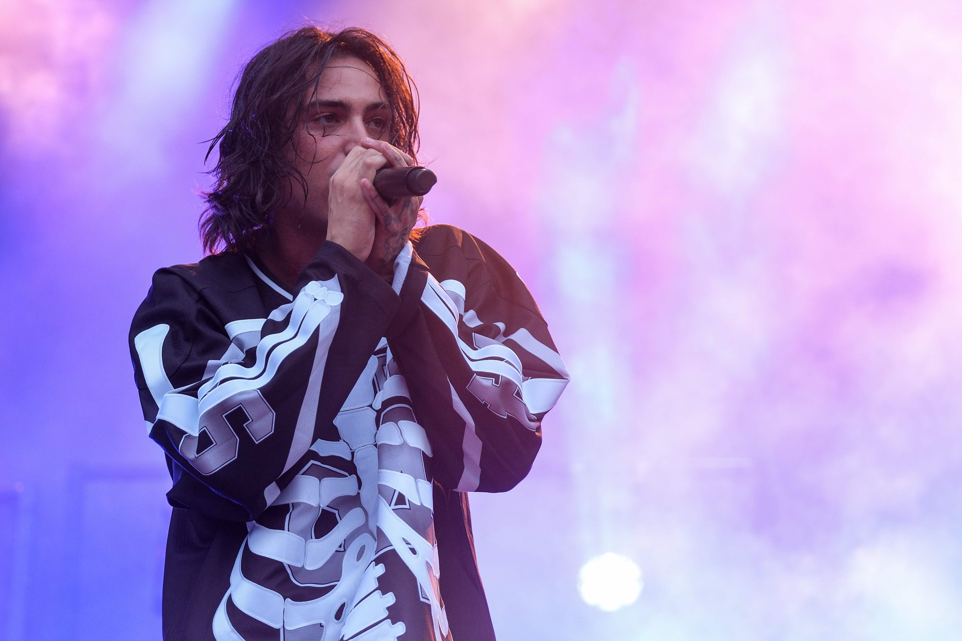 Chi è Diego Naska, il cantante della sigla di Fantasanremo 2024 | Sky TG24