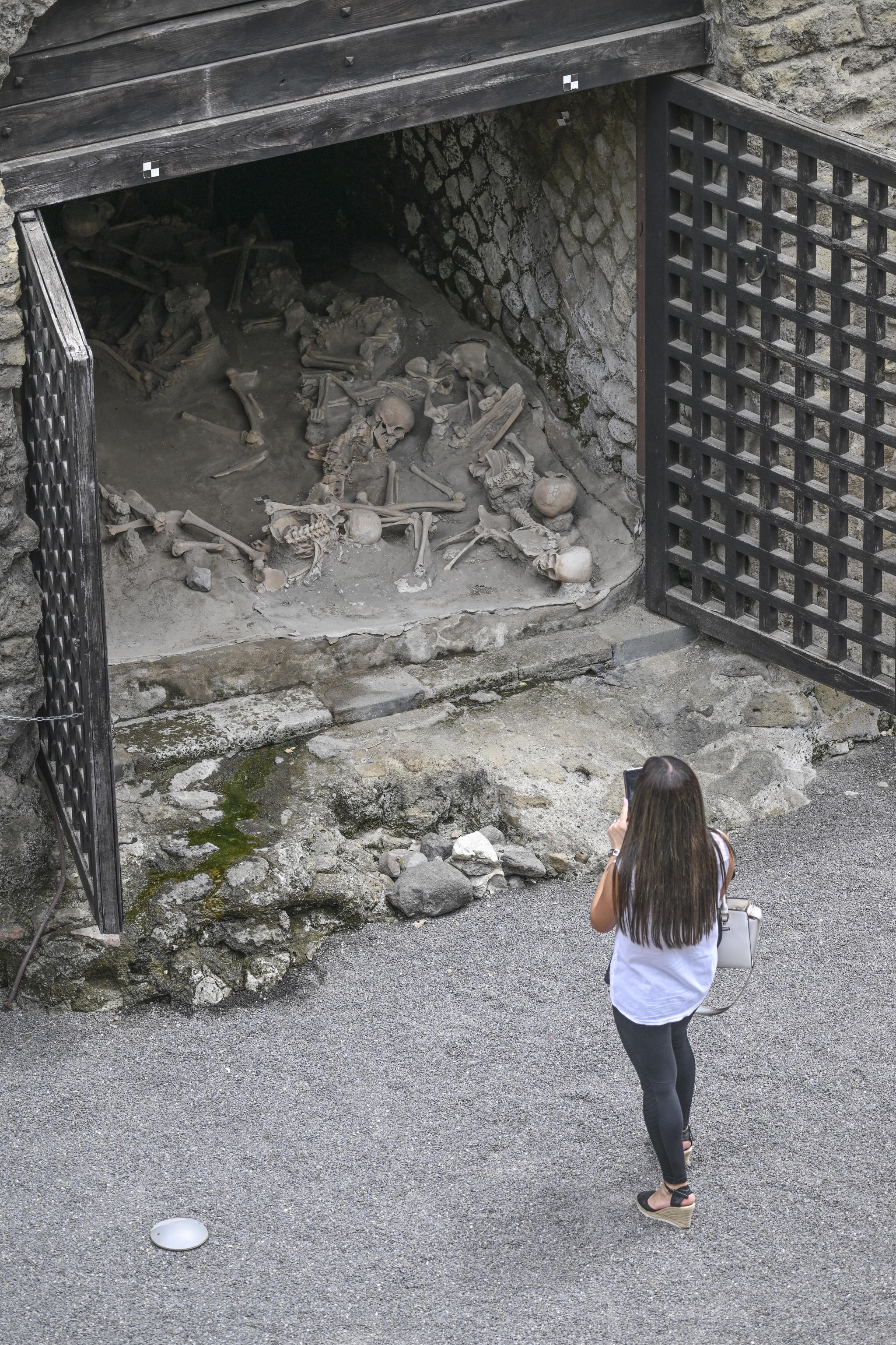 Ercolano, l'antica spiaggia di Herculaneum torna visitabile. FOTO | Sky ...