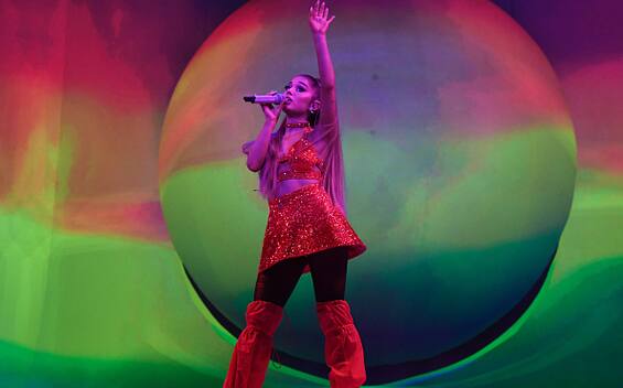 Ariana Grande pubblica uno scatto su Instagram e ottiene oltre cinque ...