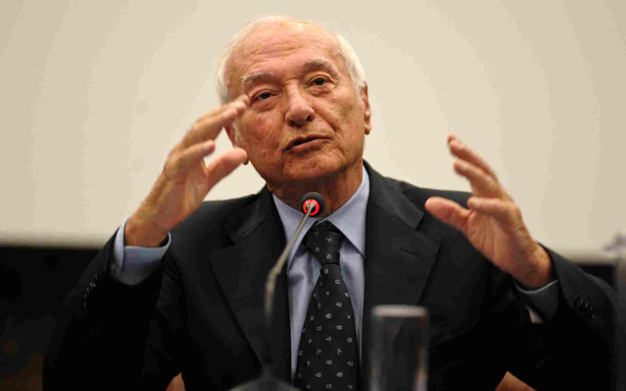 Un anno dalla morte di Piero Angela, le sue frasi più famose | Sky TG24