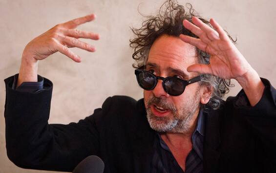 Tanti auguri Tim Burton, l'eterno bambino compie 60 anni | Sky TG24