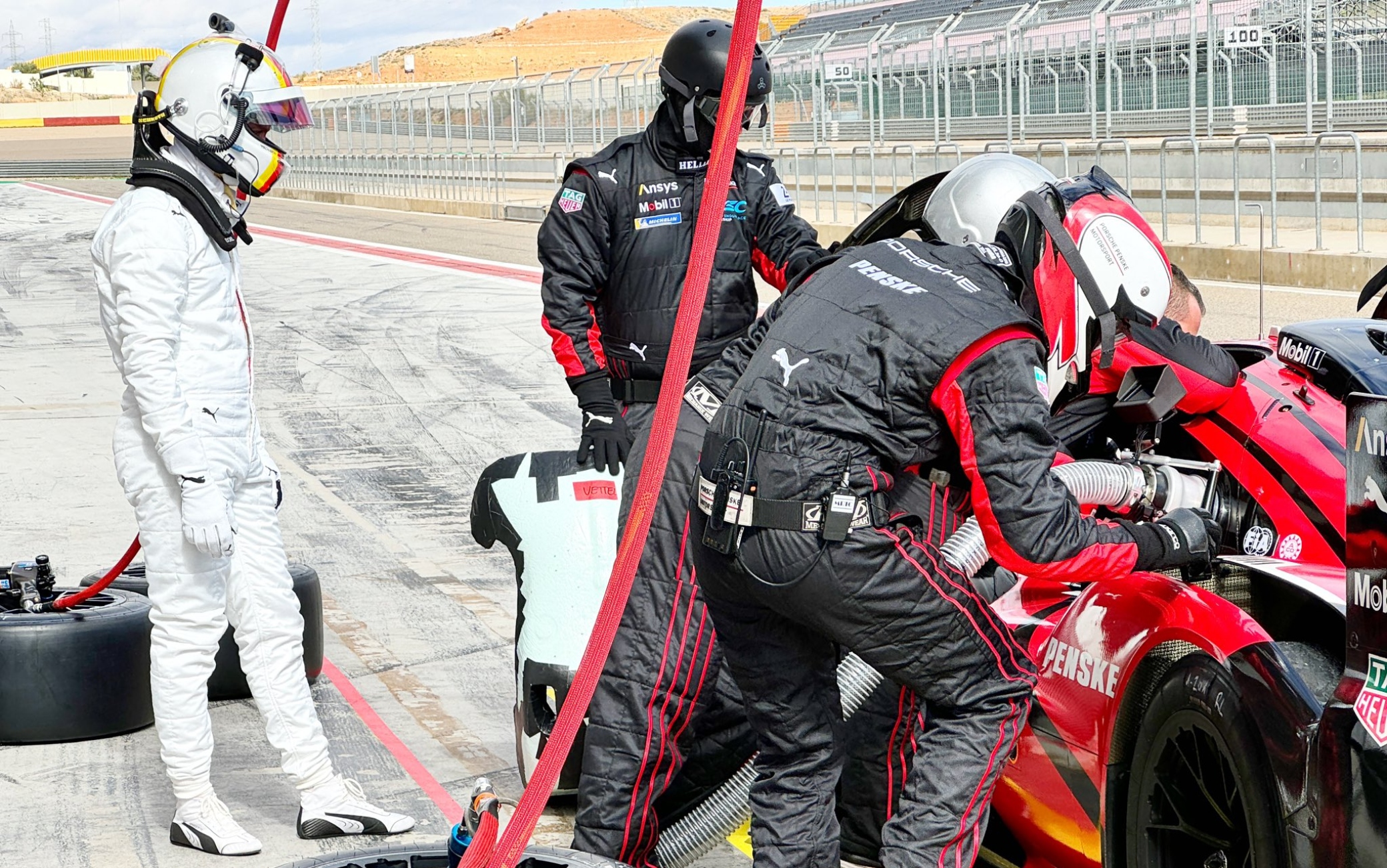 Sebastian Vettel, test con la Porsche 963 WEC sul circuito di Aragon ...