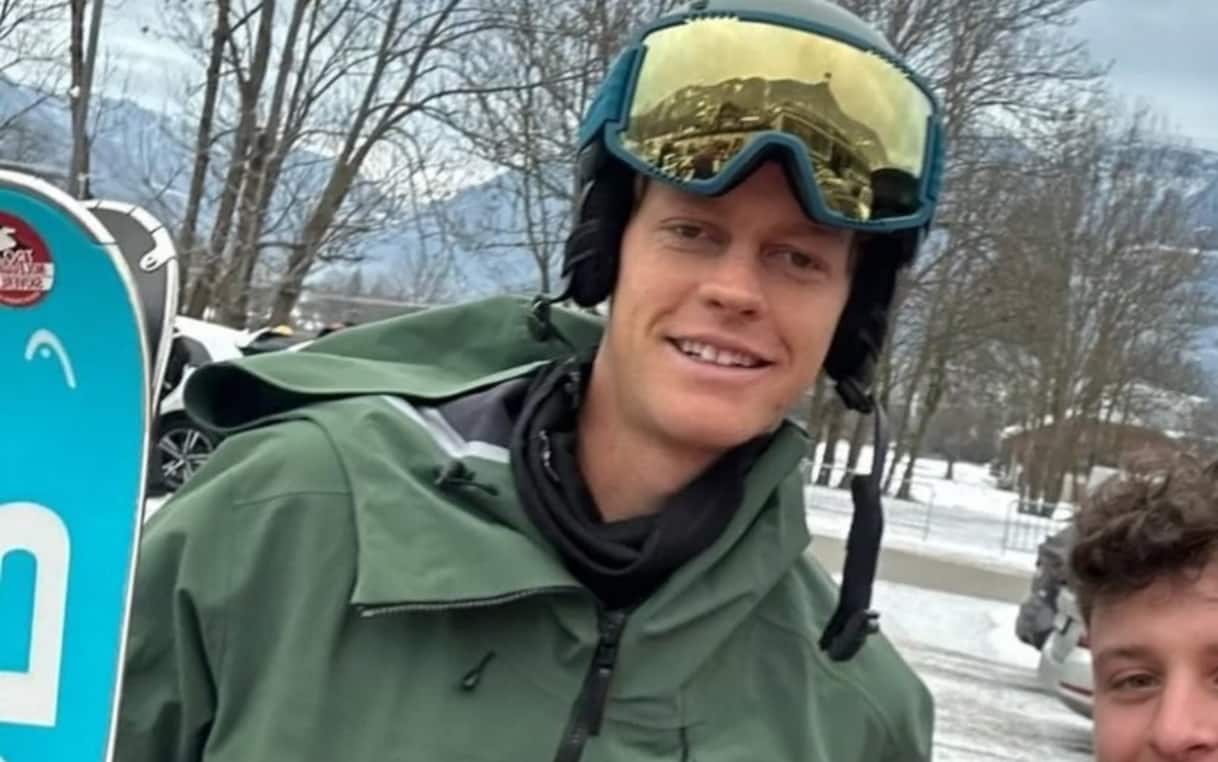 Sinner, riposo e sci sulle nevi di Plan de Corones | Sky Sport