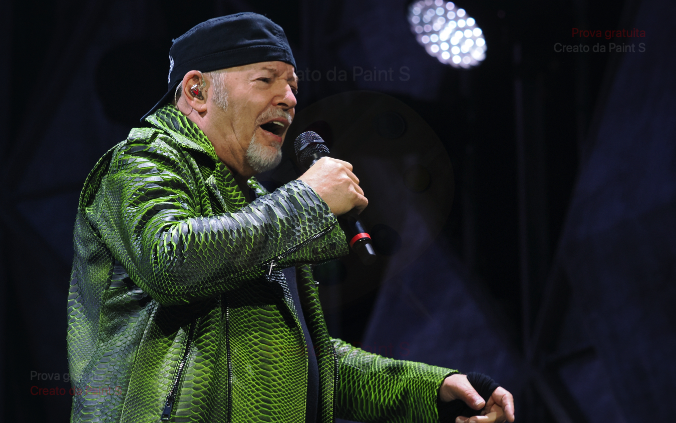 Vasco Rossi in concerto a Bologna, ecco com'é andata. FOTO I Sky TG24
