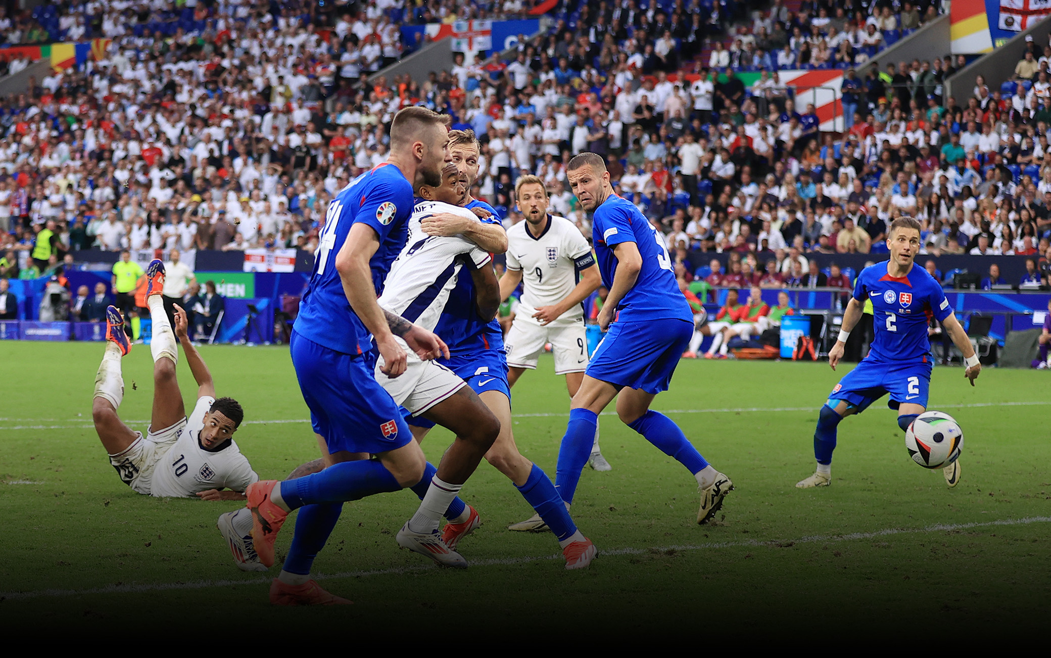 Bellingham, il gol in rovesciata al 95' di Inghilterra-Slovacchia ...