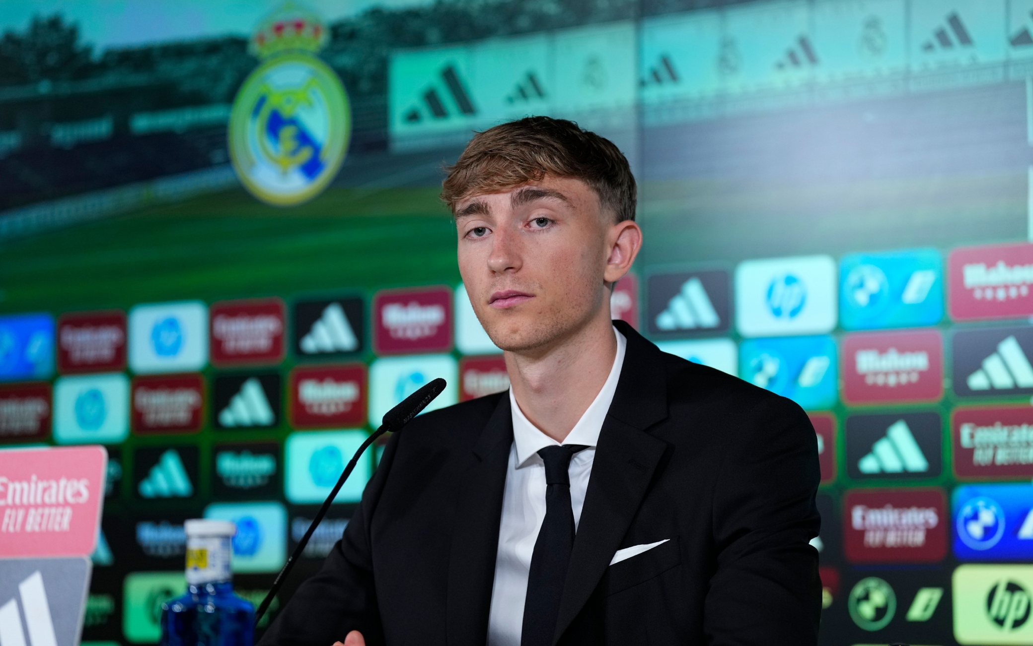 Huijsen si presenta al Real Madrid in conferenza: 'Qui per dare tutto ...