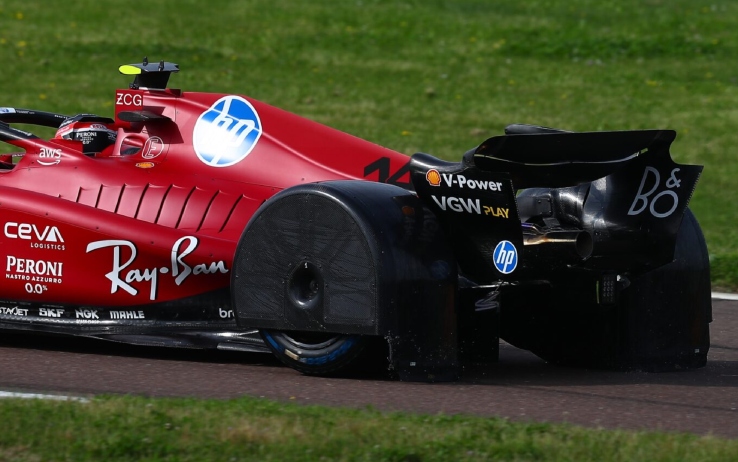 F1, Ferrari in pista a Fiorano per i test: paraspruzzi (sprayguards ...
