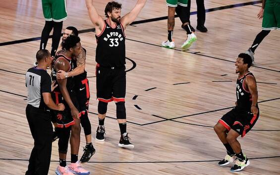 NBA, Anunoby segna il buzzer beater e non esulta: 'Io mi aspetto sempre ...