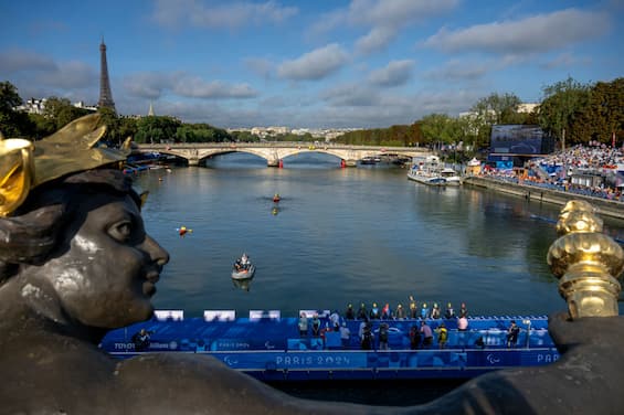 Francia, da questa mattina è possibile tuffarsi nella Senna a Parigi ...