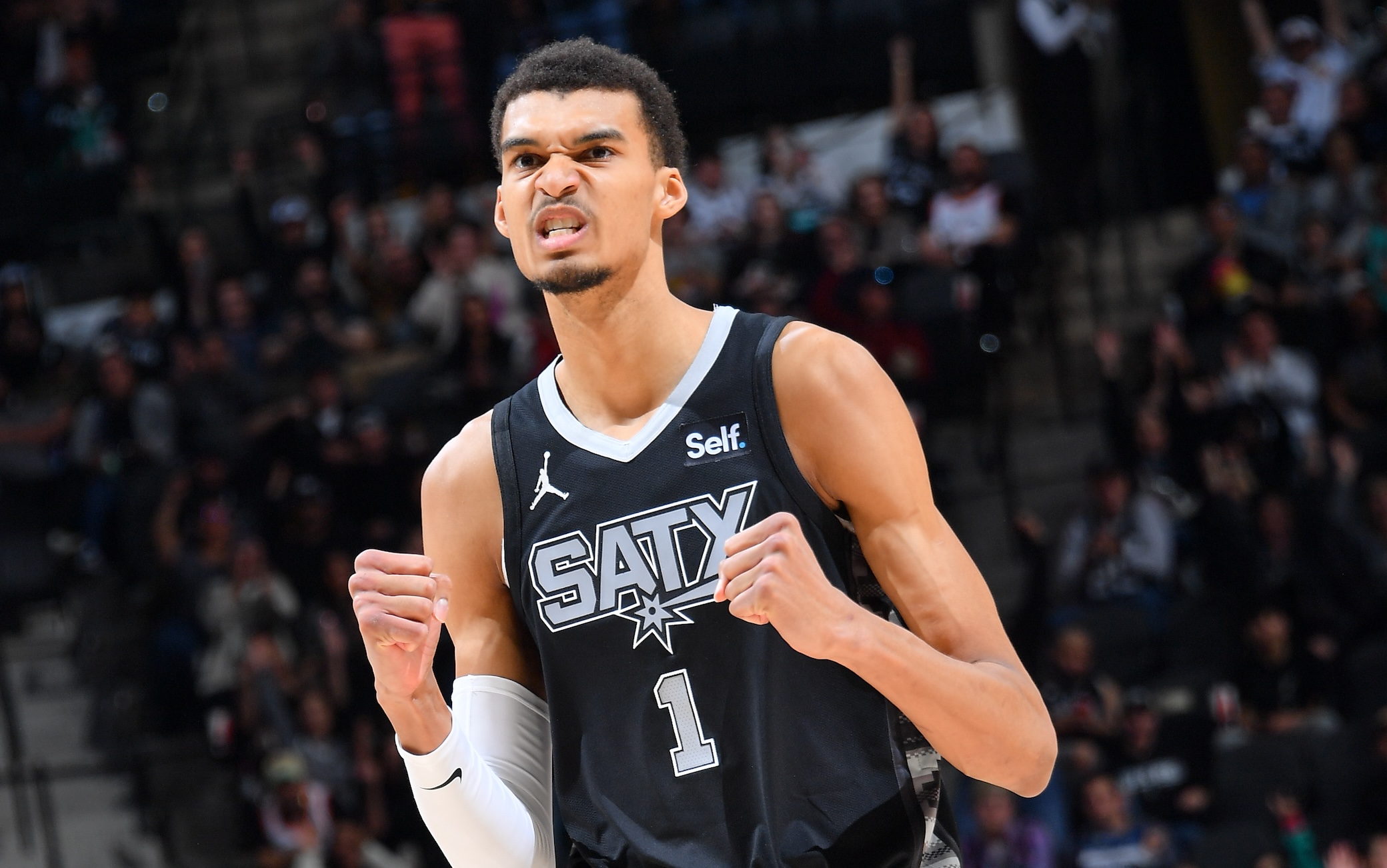 NBA, Wembanyama rookie dell'anno: lo spot che lo celebra. VIDEO