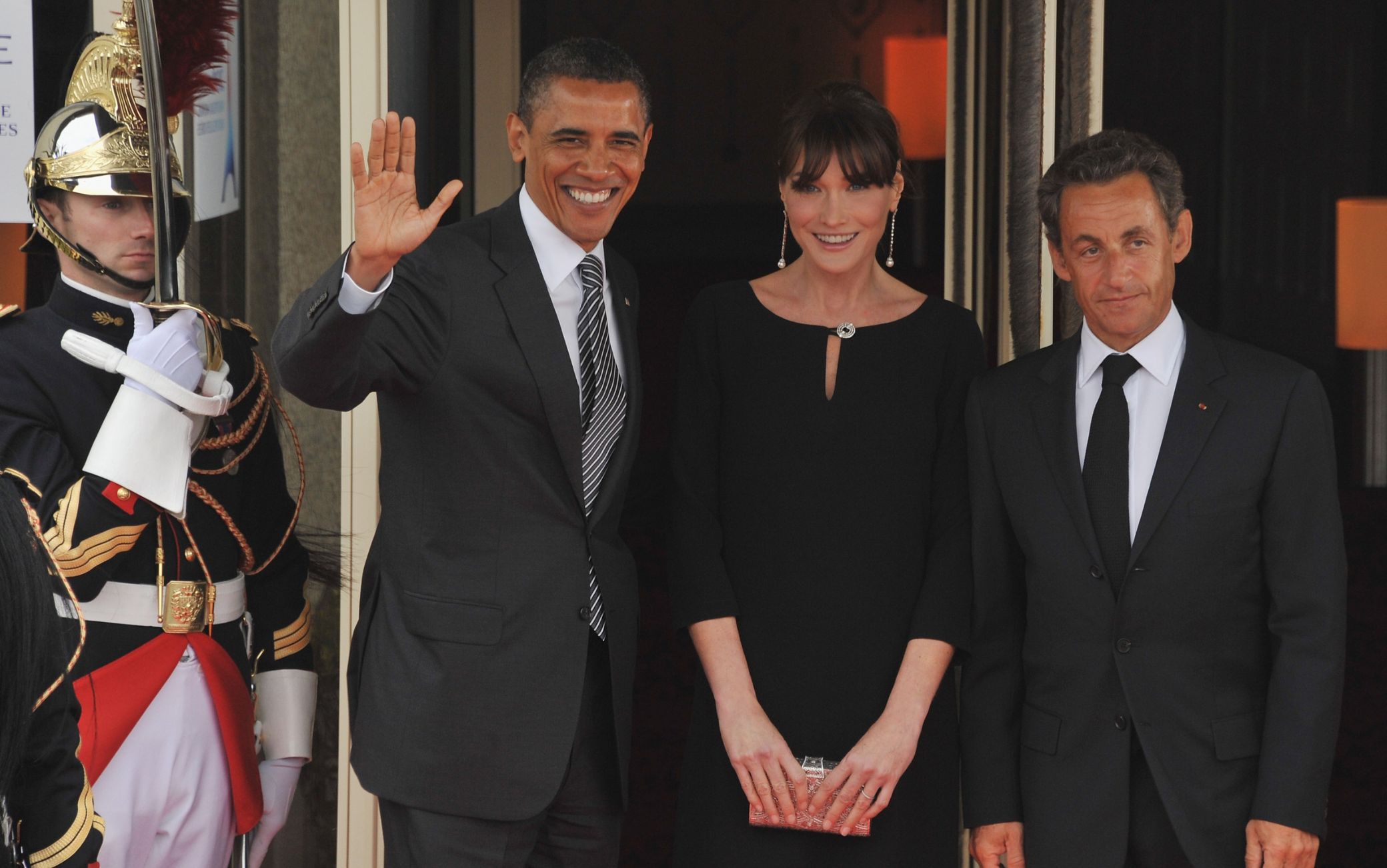 Carla Bruni a Sanremo, la vita della top model tra canzoni, politica e ...