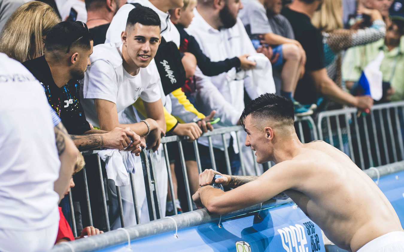 Benjamin Sesko, chi è l'attaccante della Slovenia e del Salisburgo ...