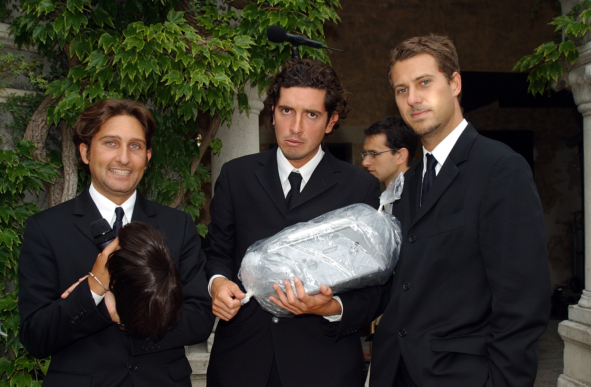 Sanremo 2025, chi è il comico del Trio Medusa Gabriele Corsi che ...