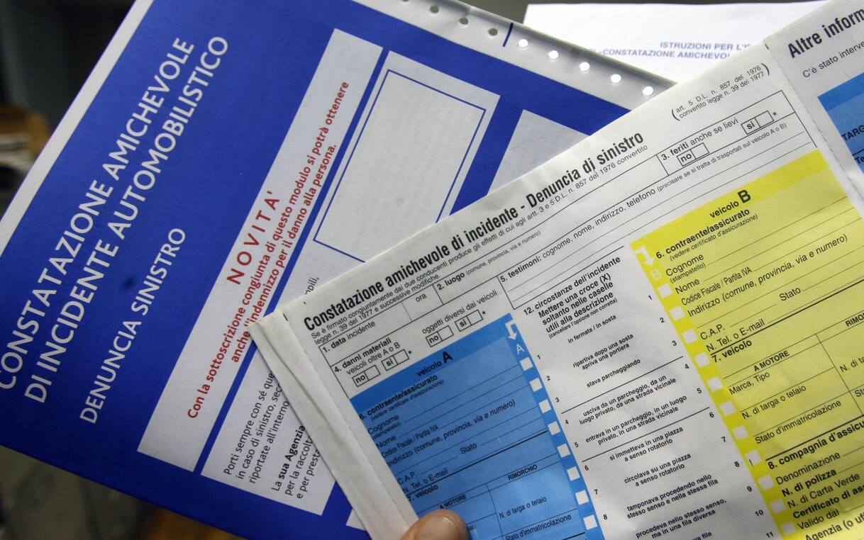 Incidenti stradali, arriva il Cid digitale: cos'è e come funziona | Sky TG24