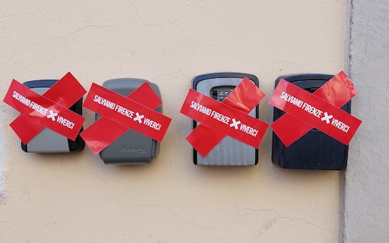 Affitti brevi, dal 2025 a Firenze saranno vietate le keybox: ecco cosa cambia | Sky TG24