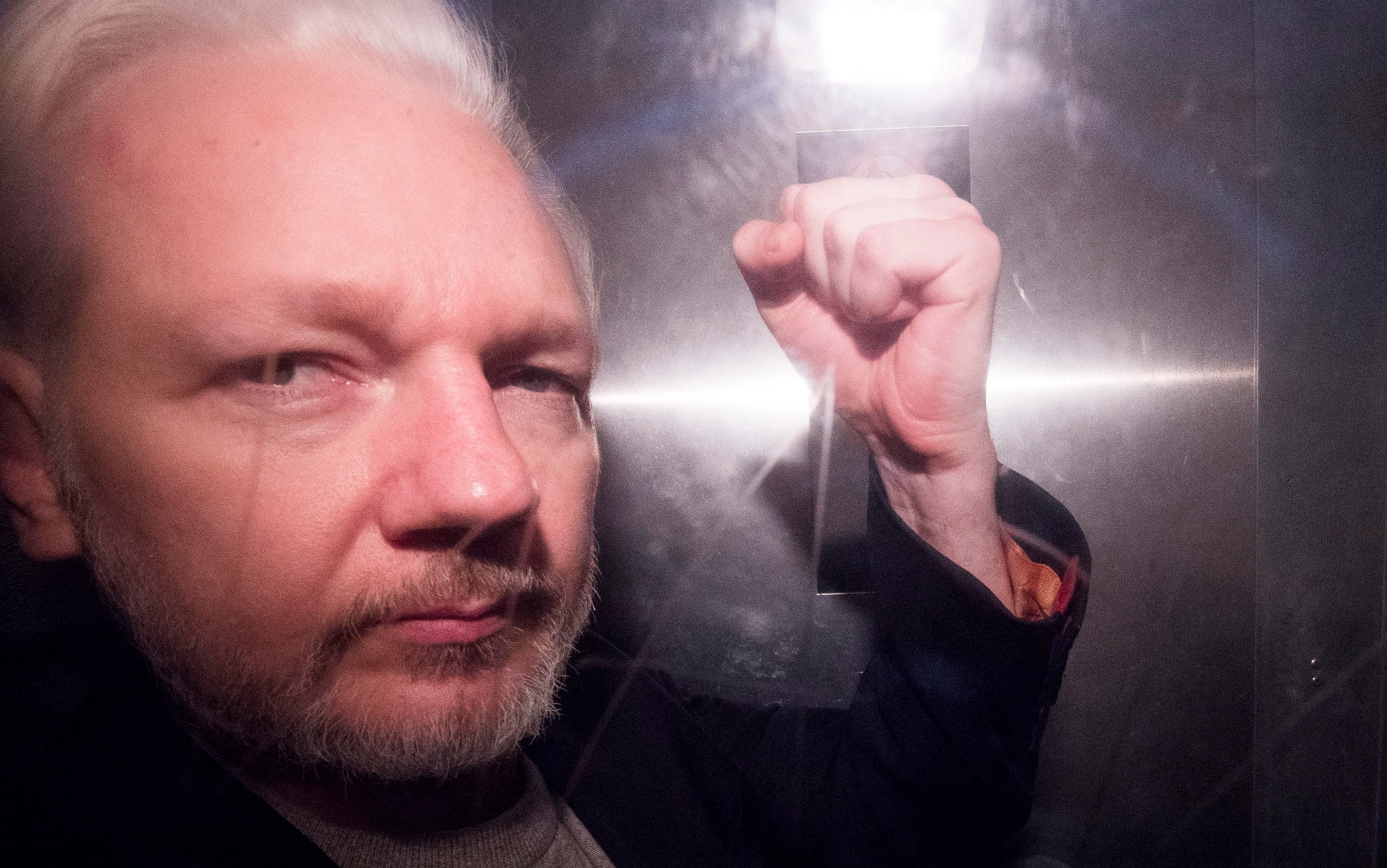 Julian Assange a Roma ai funerali di Papa Francesco. FOTO | Sky TG24