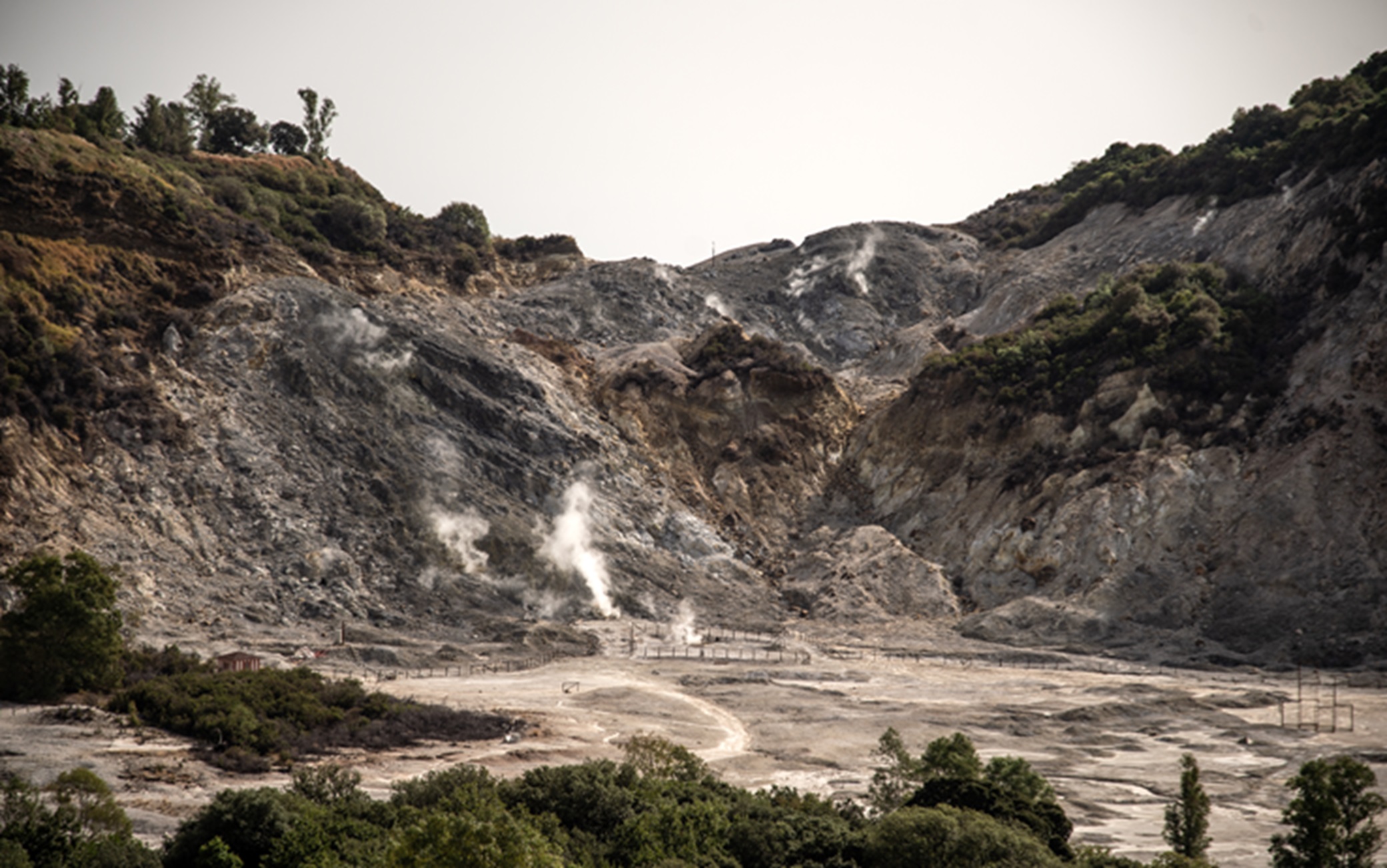 Campi Flegrei, ecco come viene controllata la caldera vulcanica per ...