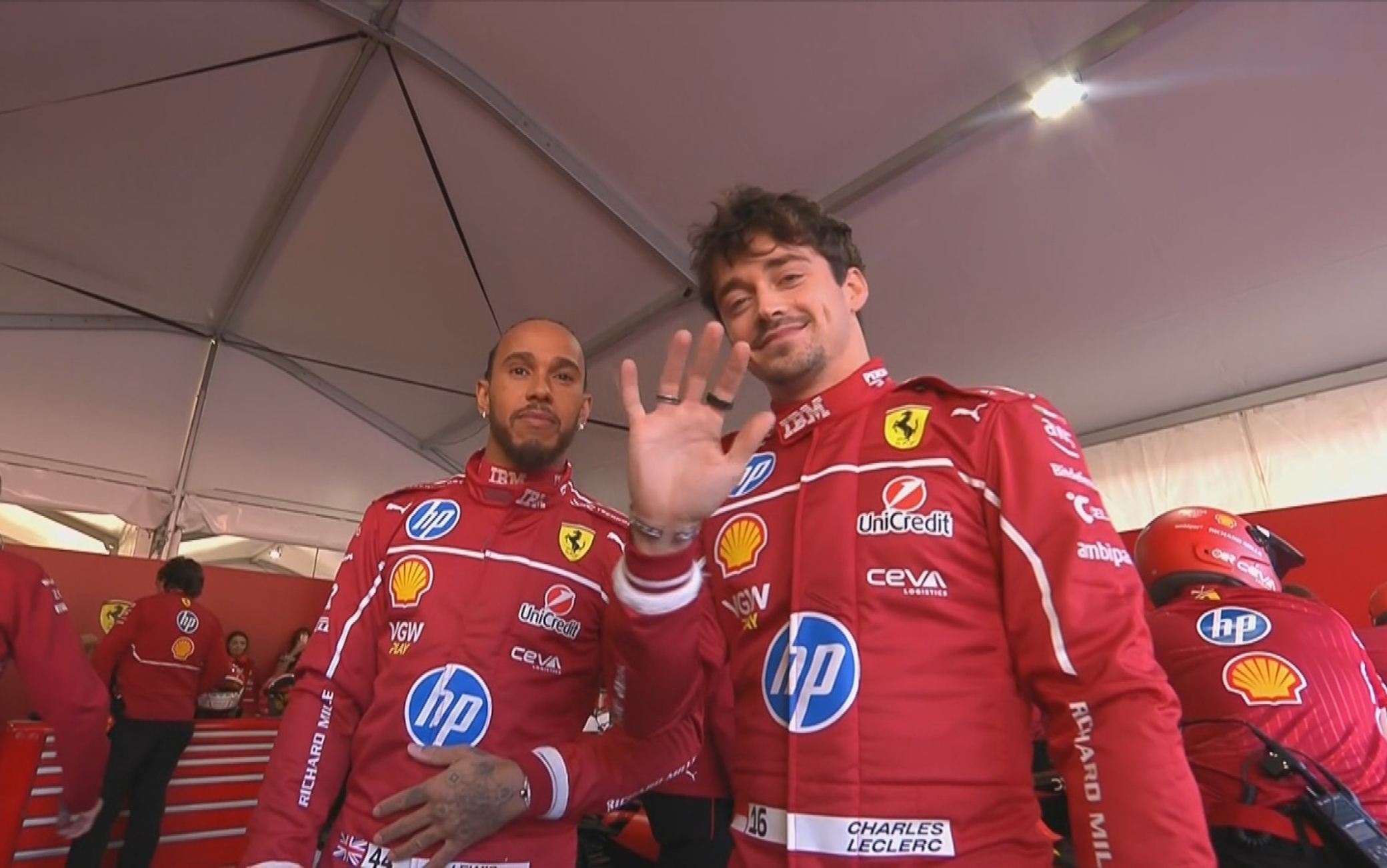 Ferrari F1 a Milano, il box di Hamilton e Leclerc in Piazza Castello ...