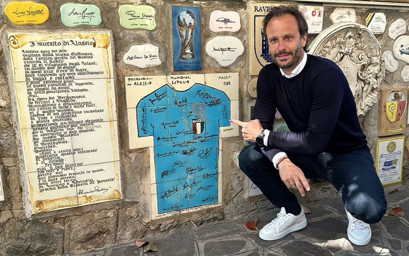 Genoa, Gilardino mette la firma sul Muretto di Alassio | Sky Sport